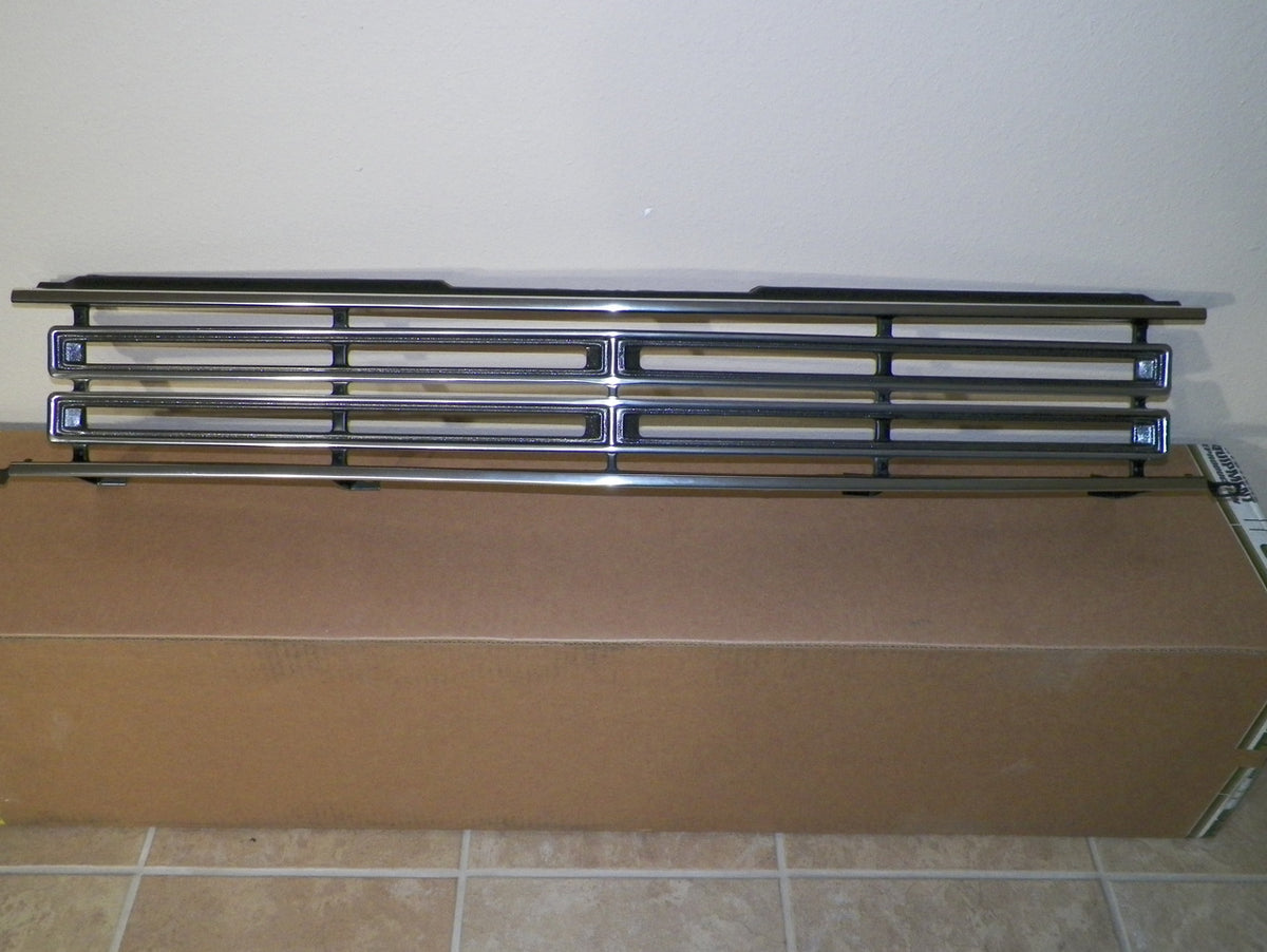 69 Road Runner Center Grille #1367 – Retro-Motive