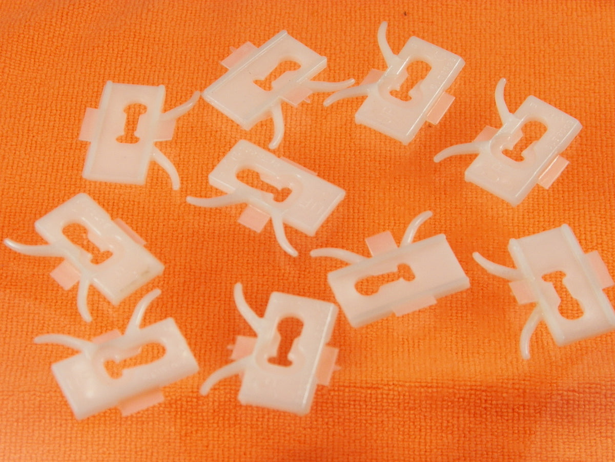 Mopar Nylon Moulding Clips 1971 & Up 6003219 (Qty 10) #785 – Retro-Motive